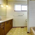 Cleaning Yellowed Linoleum - Creative Homemaking